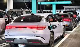 BYD Datang: 950 км запасу ходу і розгін до 100 км/год за 3,9 с