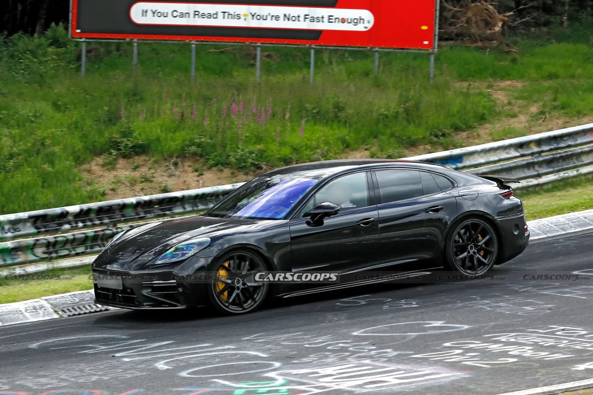 Оновлений Porsche Panamera готують до повної цифровізації інтер'єру