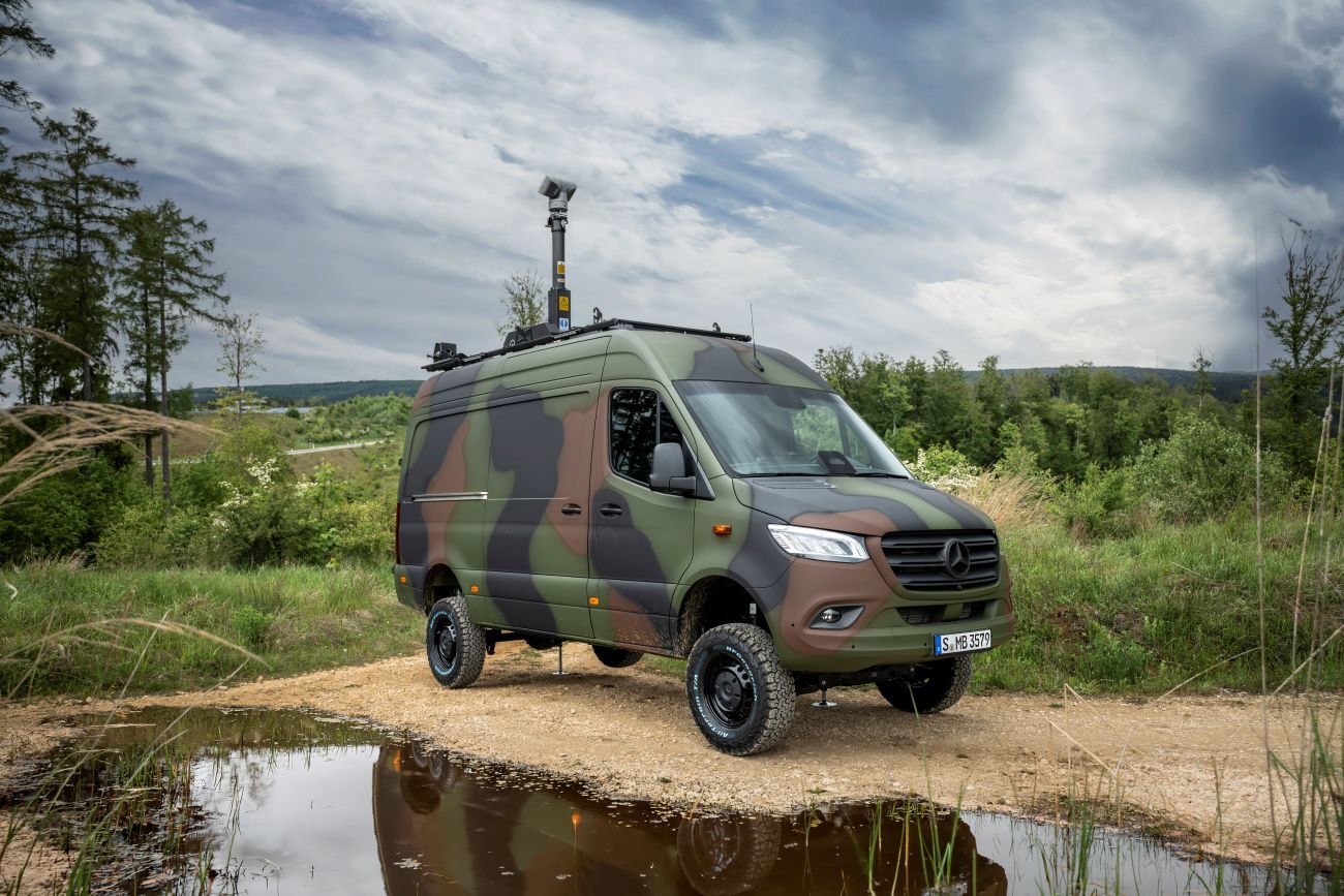 Mercedes-Benz та Daimler Truck сьогодні дають в Парижі кілька знакових ...