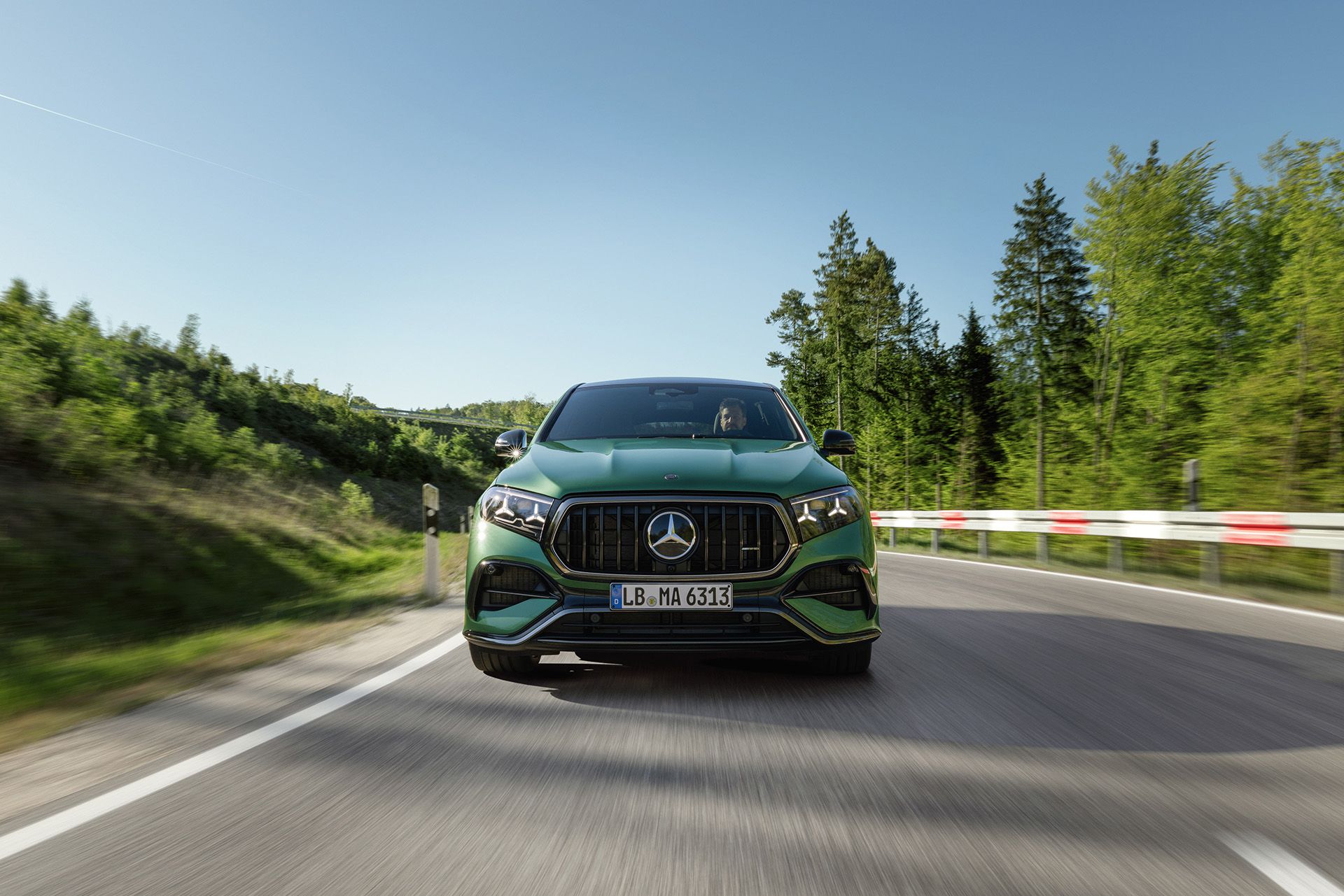 Оновлені Mercedes-AMG GLE 63 S та GLS 63 отримали новий двигун V8