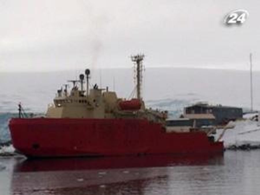 МЗС: на лайнері Clelia II,що потрапив в аварію біля Антарктиди, є ...
