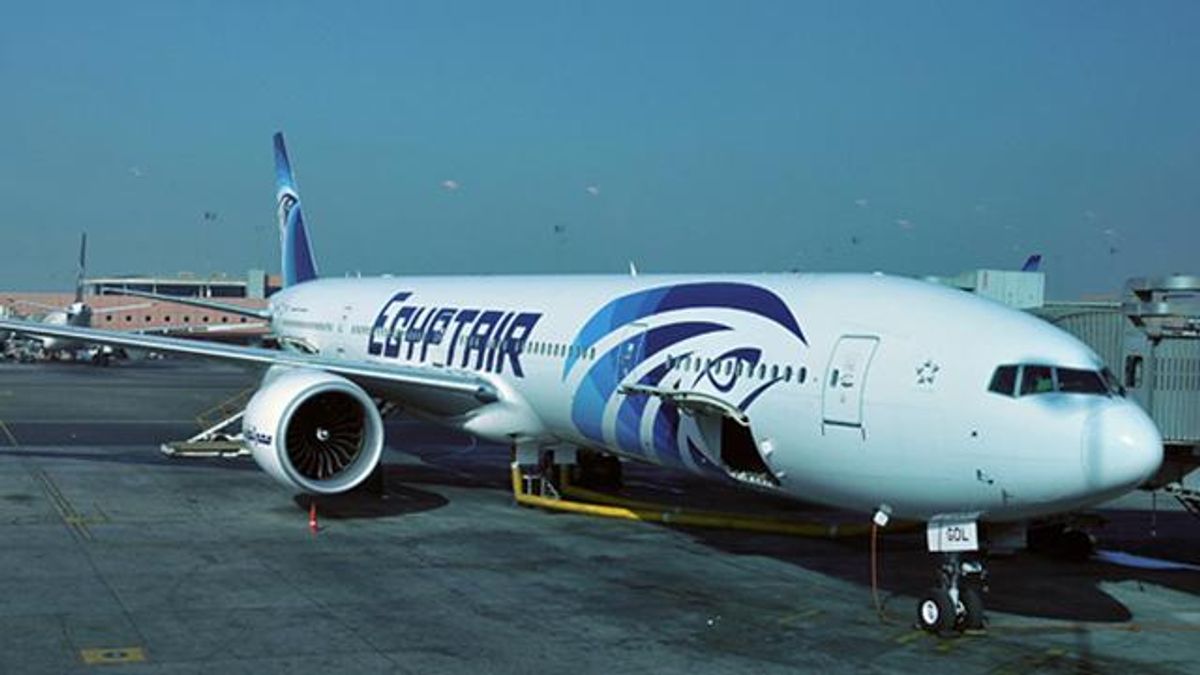 На борту похищенного в Египте самолета есть бомба, — СМИ - 24 Канал