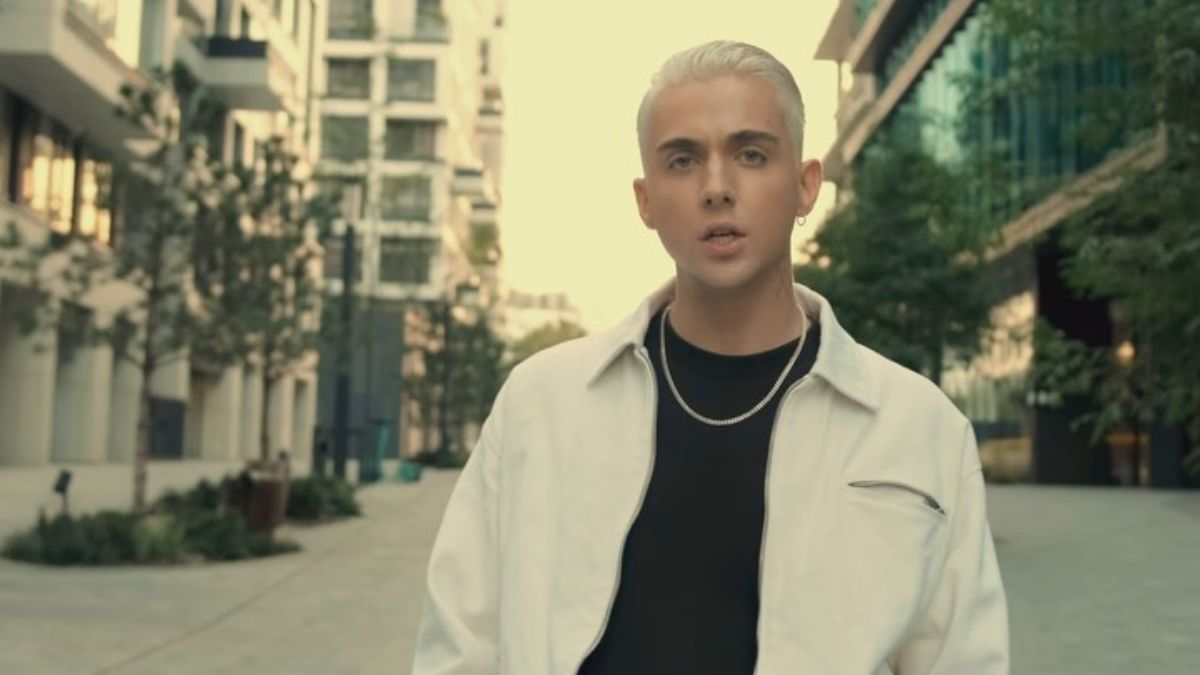 Melovin зробив пропозицію дівчині і вона погодилась - хто ця дівчина - відео - Show24