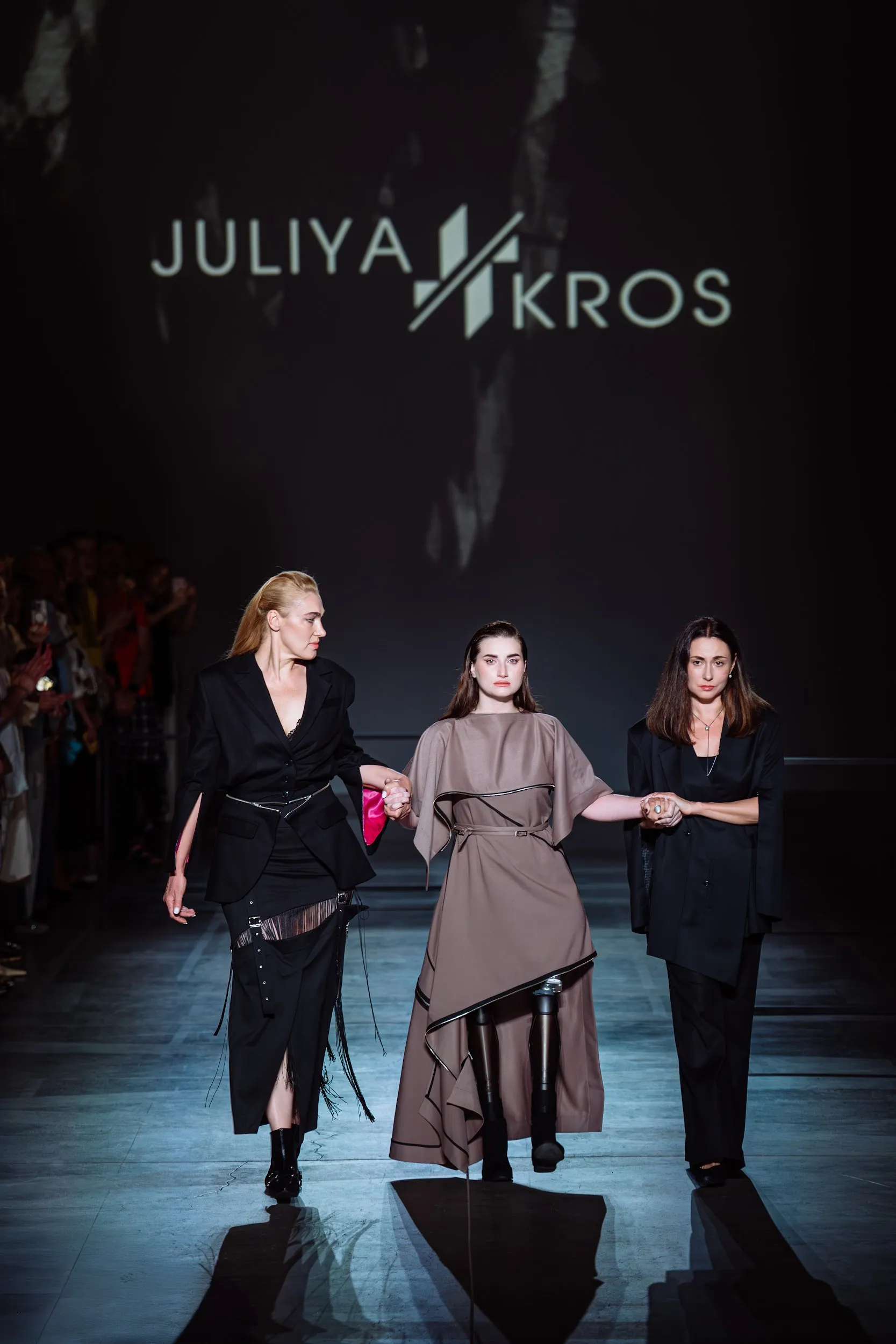 Бренд Juliya Kros за підтримки Райффайзен Банку створює адаптивний одяг для ветеранів - 24 Канал